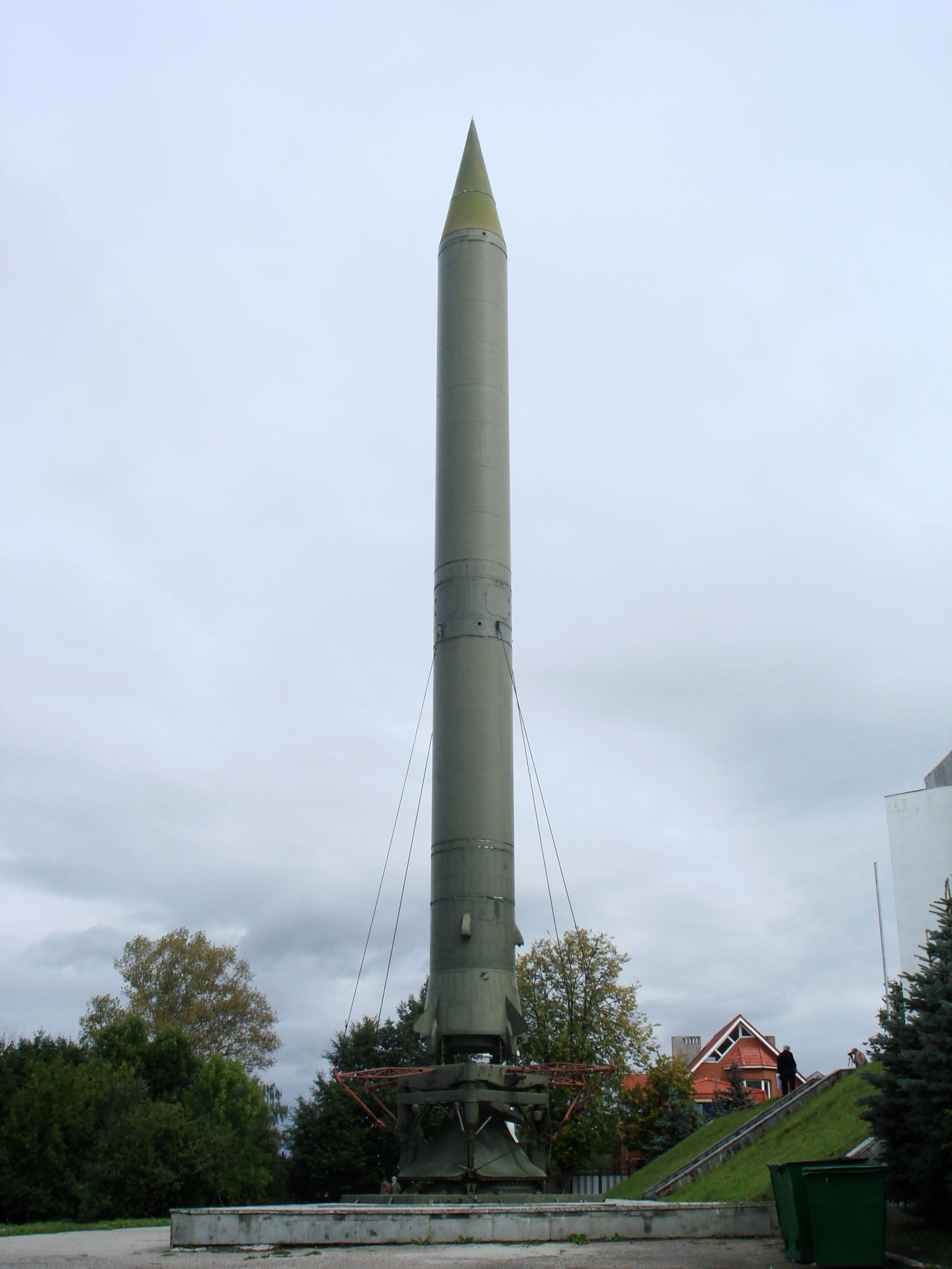 STRATEGIC SHIFT: FROM THE V2 TO THE ORESHNIK IRBM – The Military Analyst